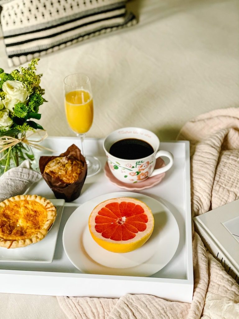 Sweet and Simple Mother's Day Breakfast In Bed - hostessology
