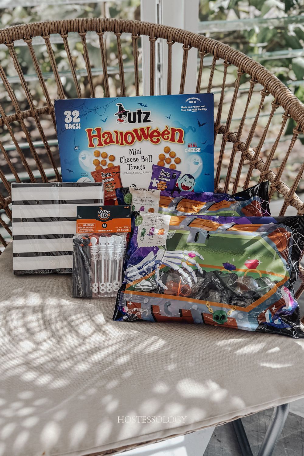 Halloween School Treats for Class Parties - hostessology